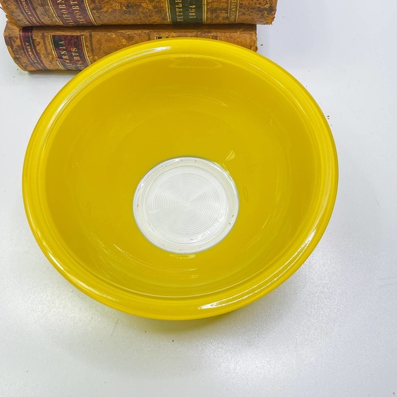 Pyrex | Kitchen | Vtg Pyrex Yellow Glass 5 L Mixing Bowl Clear Bottom ...